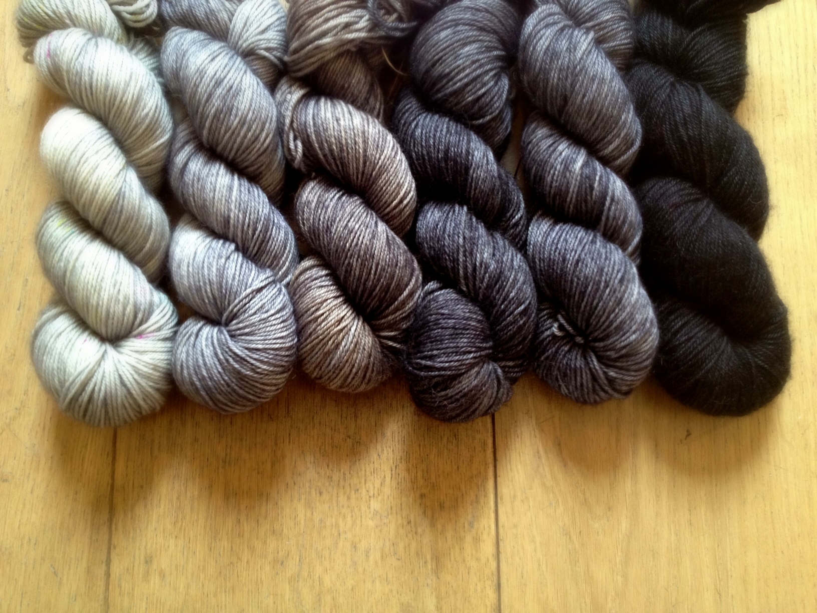 Beautiful Neutrals – LoopKnitlounge