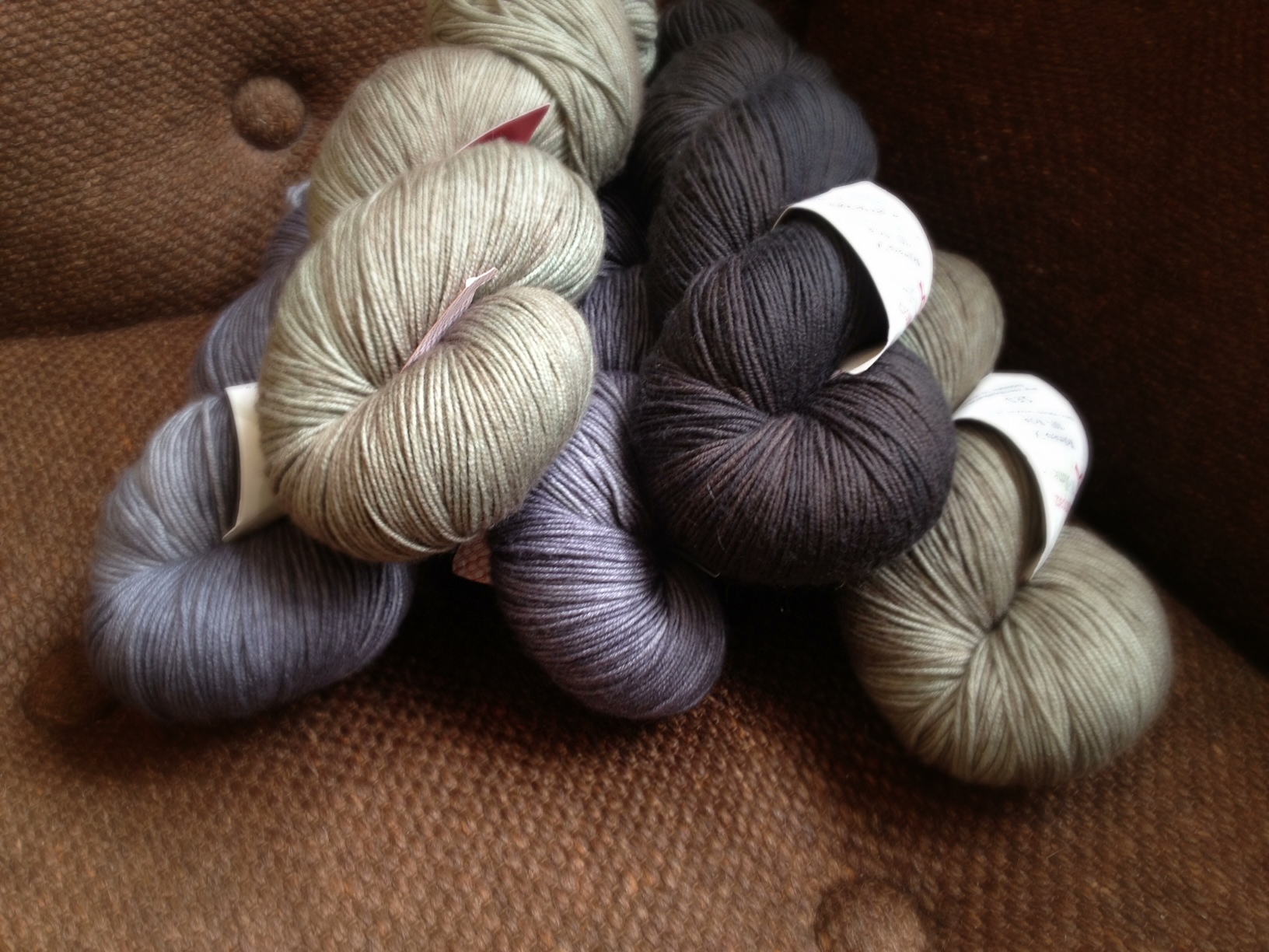 Beautiful Neutrals – LoopKnitlounge
