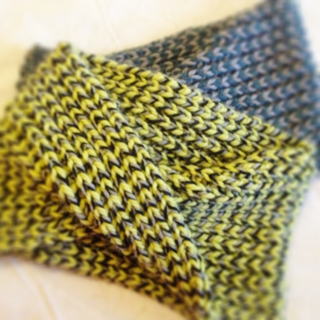 Misti Chunky Cowl – Free Pattern – LoopKnitlounge