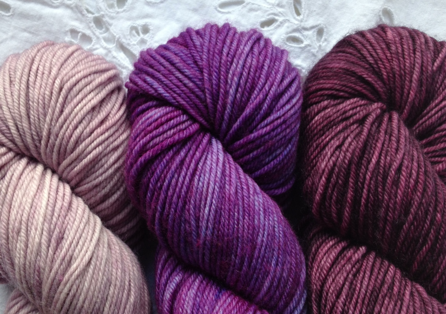 The Uncommon Thread – Lush Worsted – LoopKnitlounge