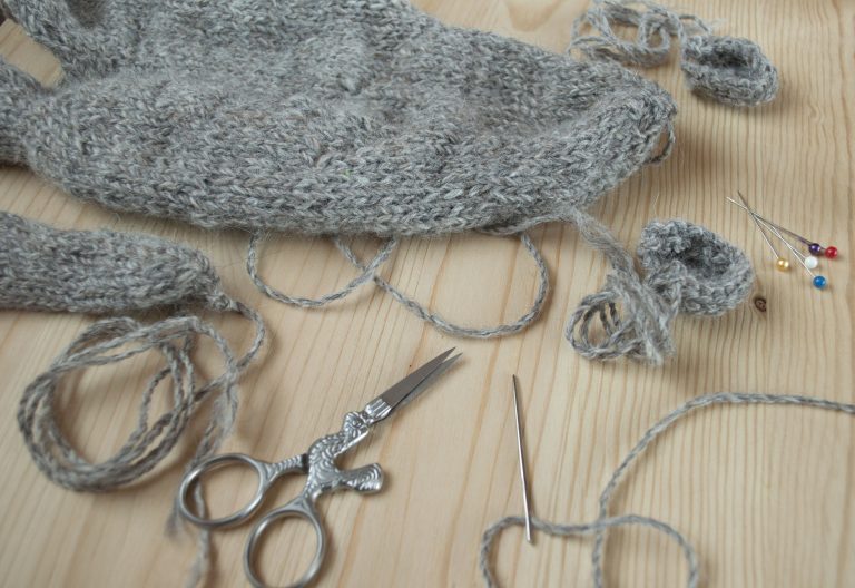 Otso Free Pattern – Our Christmas gift to you! – LoopKnitlounge