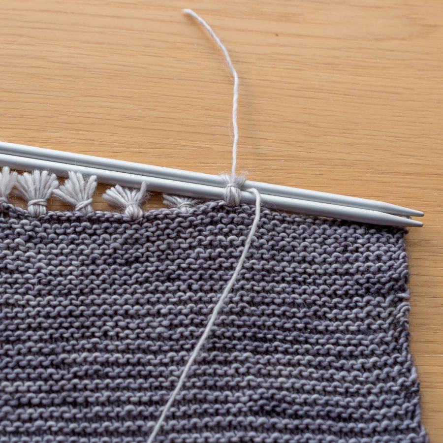 Tiny Tassels Tutorial – LoopKnitlounge