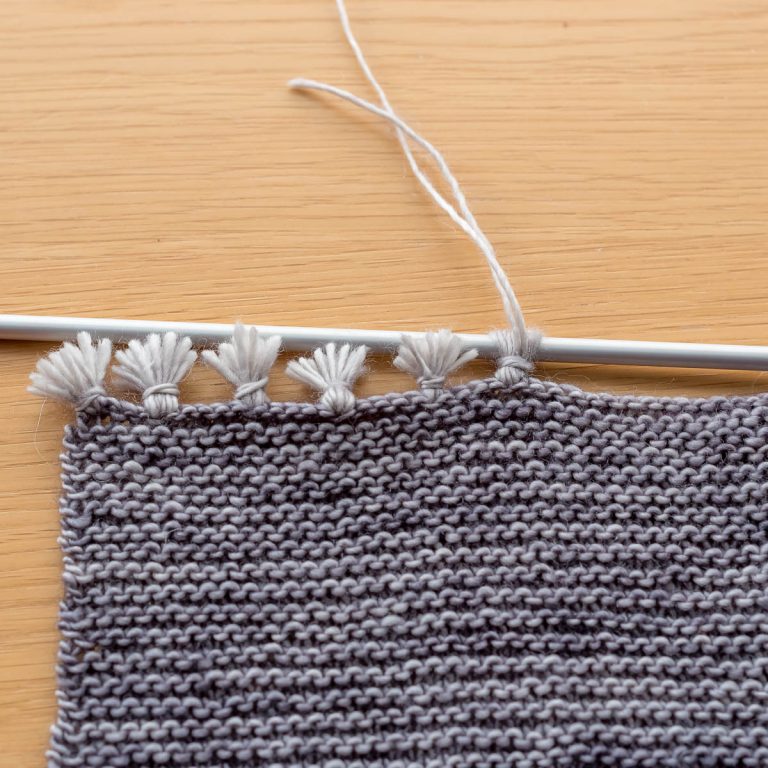 Tiny Tassels Tutorial – LoopKnitlounge