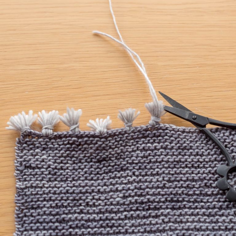 Tiny Tassels Tutorial – LoopKnitlounge