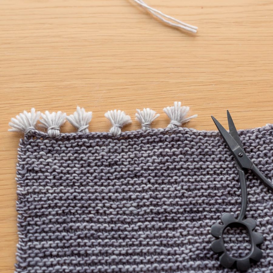Tiny Tassels Tutorial – LoopKnitlounge