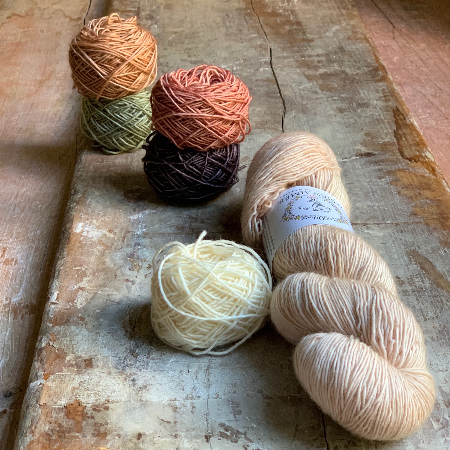 Tiny Tassels for Winter – LoopKnitlounge