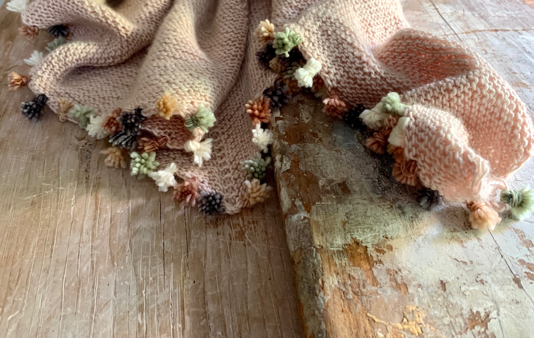 Tiny Tassels for Winter – LoopKnitlounge